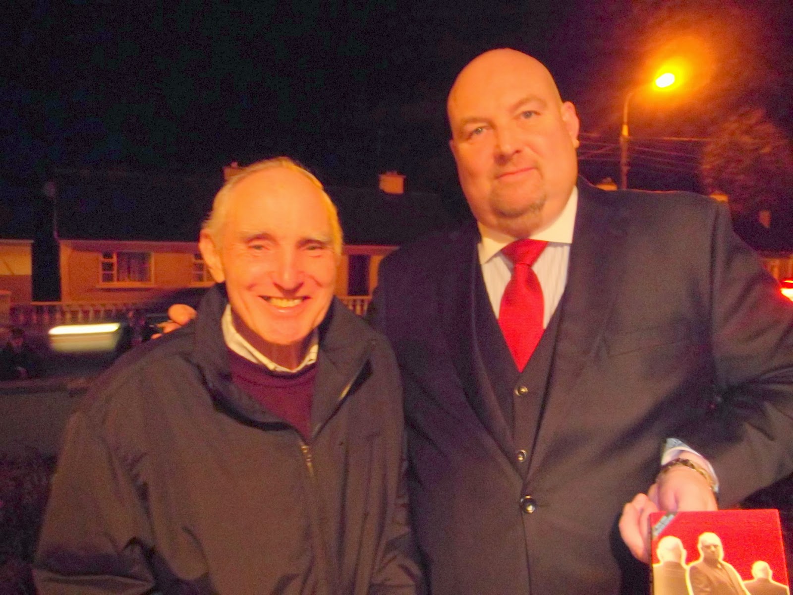 Listowel Connection: Bromore Cliff Walk, Súgáning and Bushfires