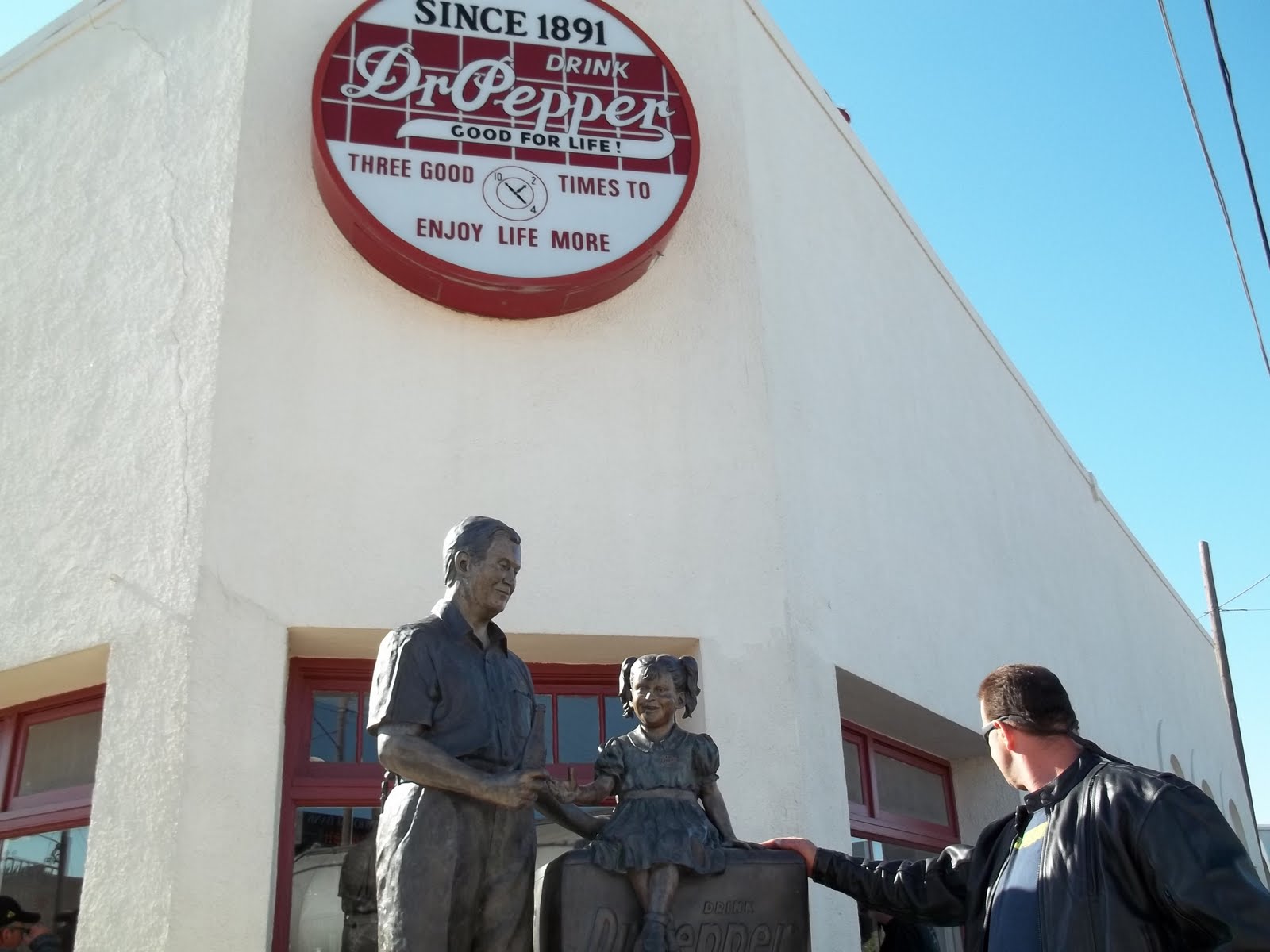 USHELLIT PEA SHELLERS AND PECAN NUT CRACKERS