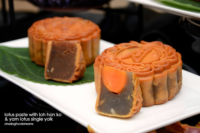 CHASING FOOD DREAMS: Mid-Autumn Mooncake Sparkles @ Concorde Hotel ...