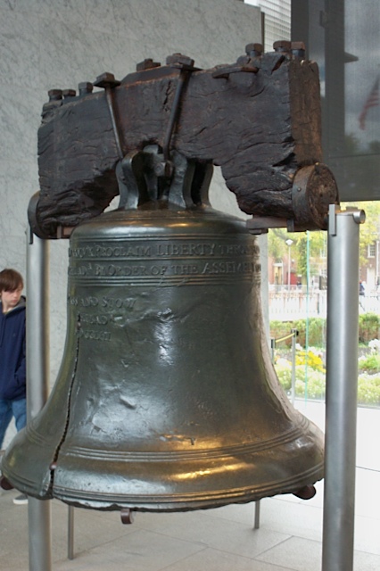 The Hopeful Traveler: Liberty Bell Center: Viewing an Icon of America