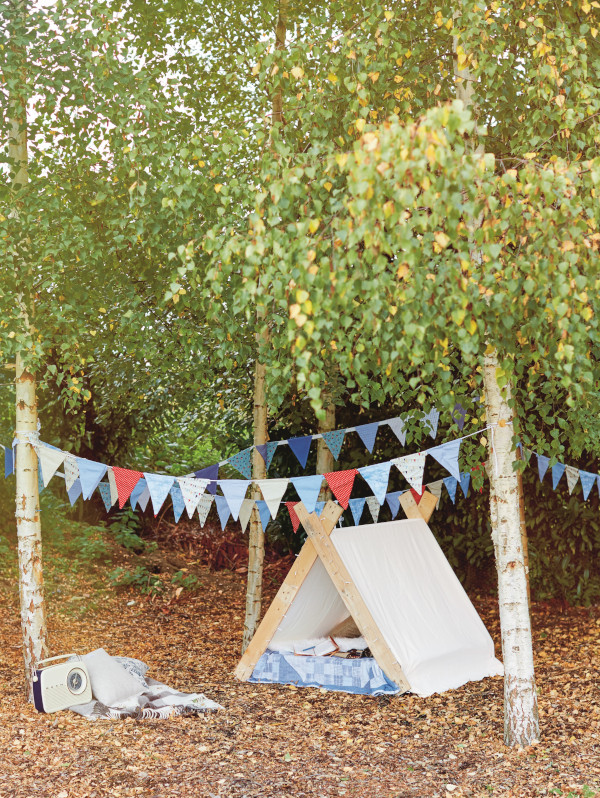 How to Make a Glamping Kids Tent from an Upcycled Pallet | Creative ...