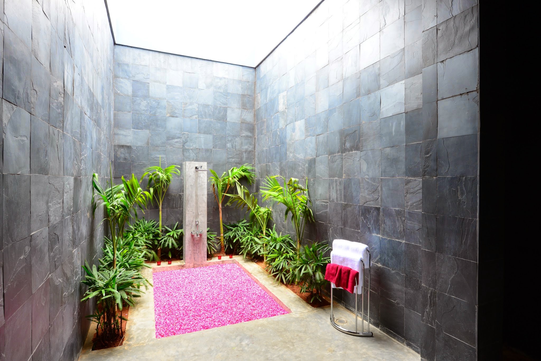 Telugu Actor Allu Arjun House (Home) Photos | Real-Life Photos