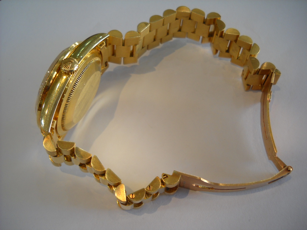 Nazman Enterprise: Jam Tangan Emas