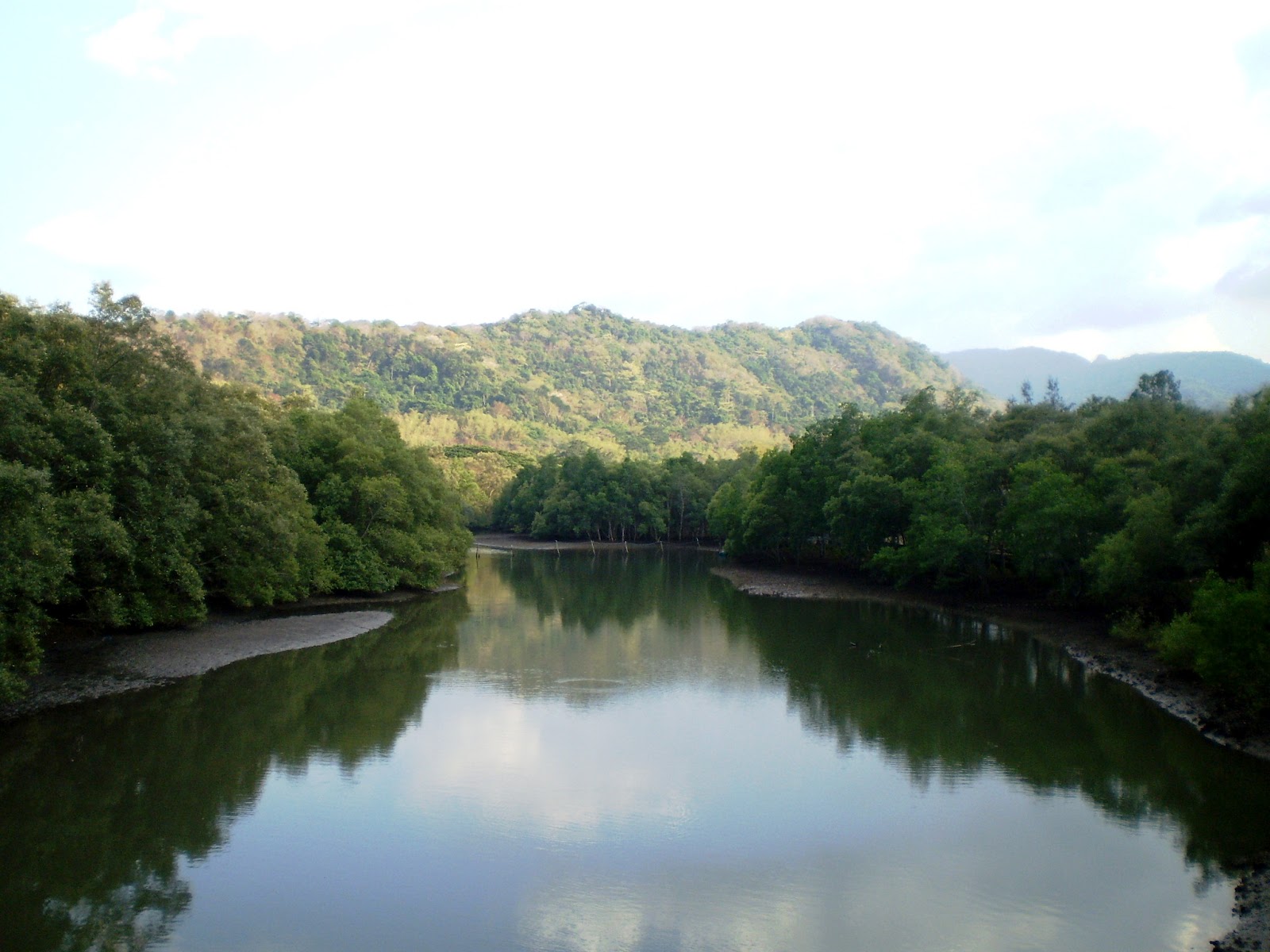 TiNcanTraveL: Caylabne Bay Resort, Cavite