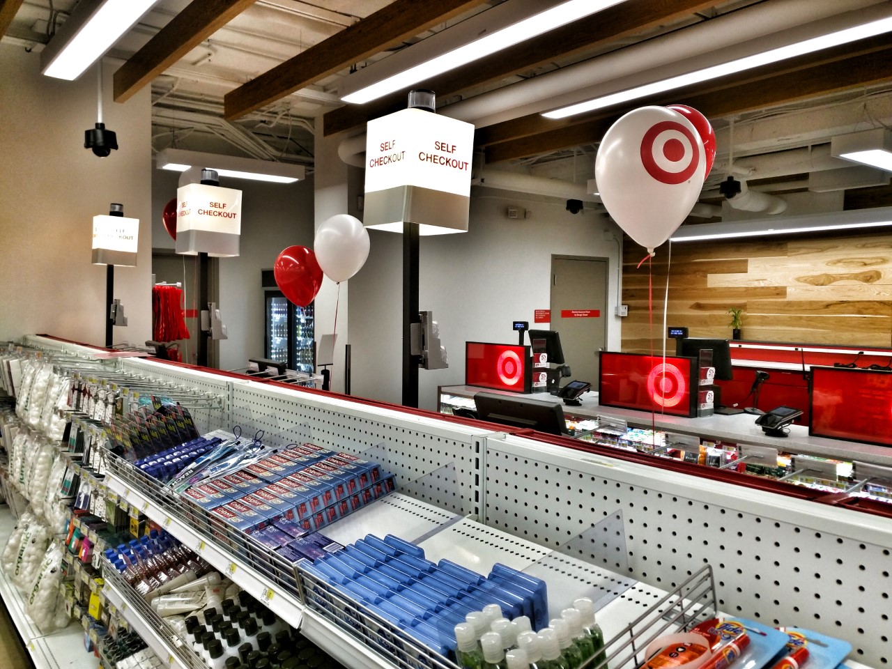 Robert Dyer @ Bethesda Row: Bethesda Target opens early - and you're ...