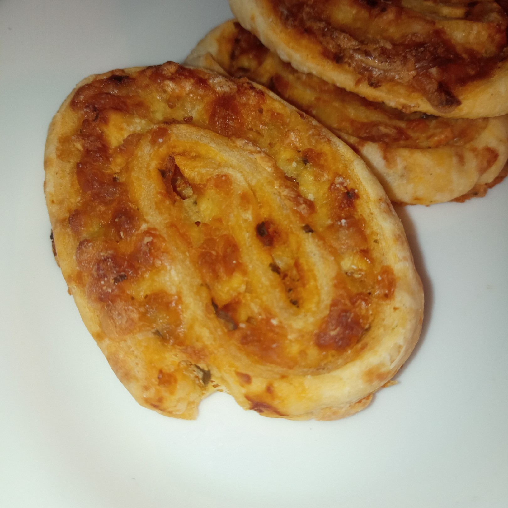 Supersupergirl's Food Reviews: M&S Marmite dinky cheese and tomato ...