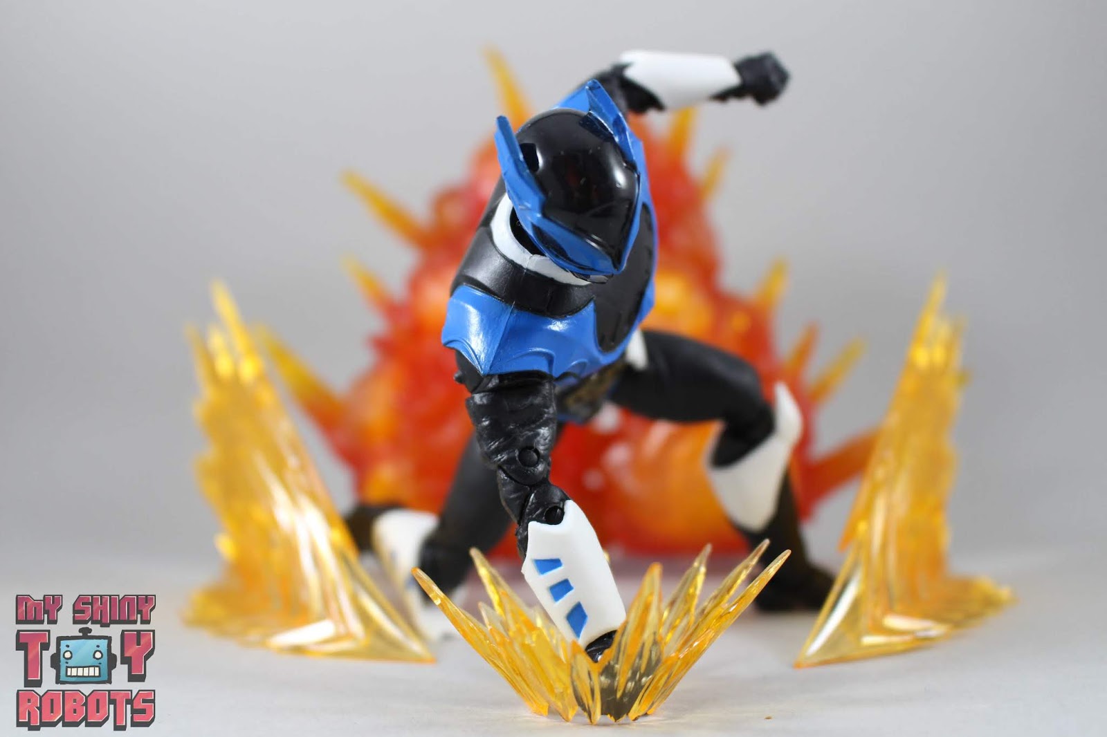 My Shiny Toy Robots: Toybox REVIEW: Power Rangers Lightning Collection ...