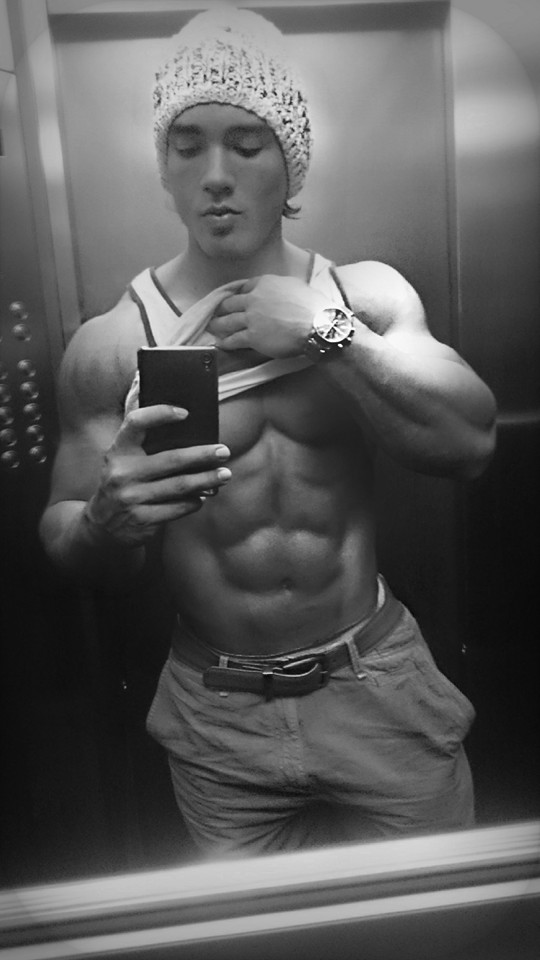 the beauty of male muscle: Daniel