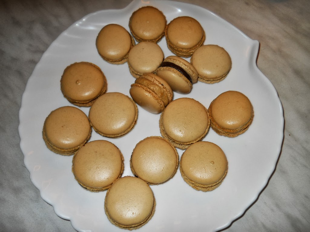 NENA: Makroni in praline - premiera