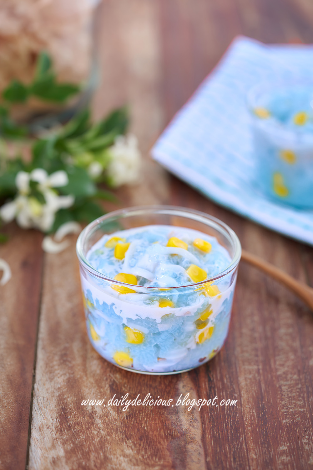 dailydelicious: Sweet Sticky Rice with Corn: Easy Thai dessert