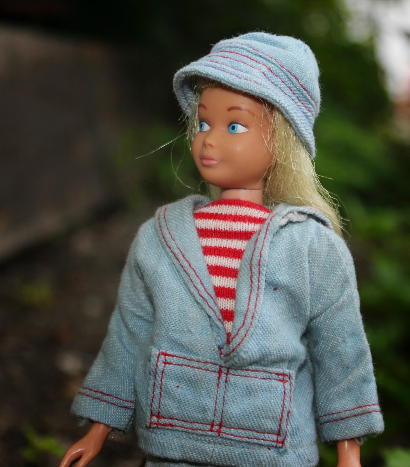 PLANET OF THE DOLLS: Doll-A Day 177: Skipper Saturday: Straight Leg ...