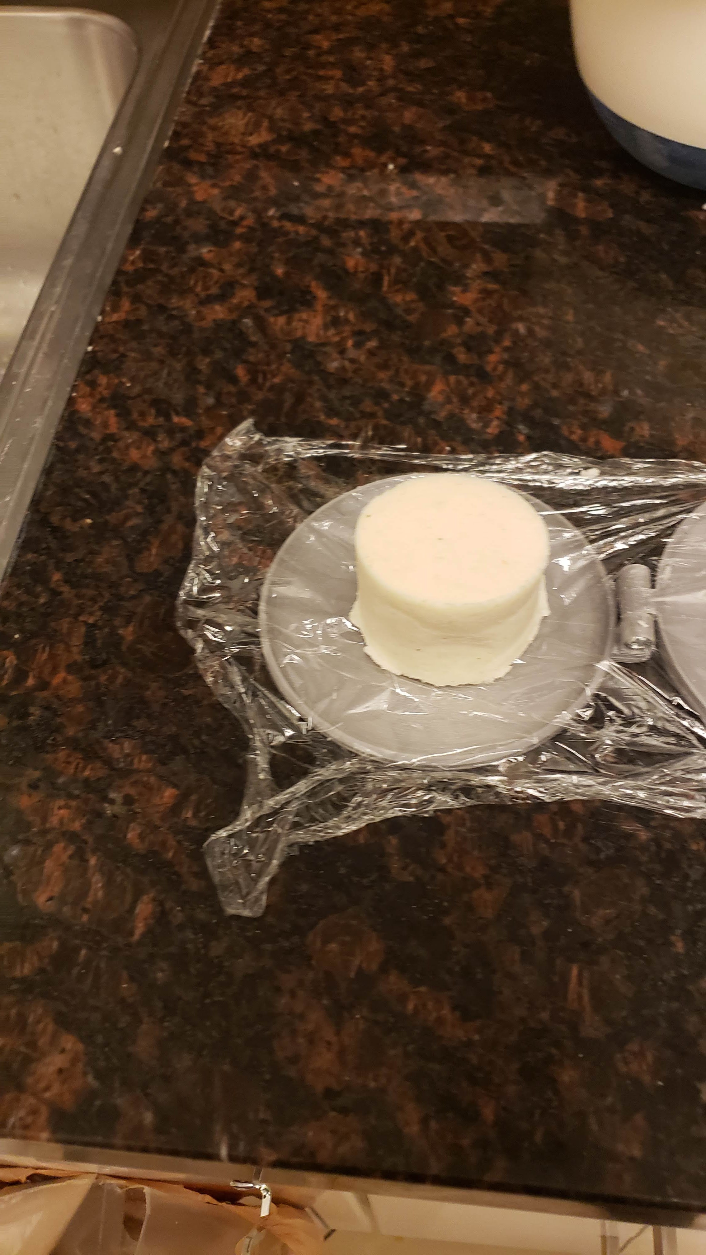 A CNC machine in my garage: A plastic mold to make Arepas