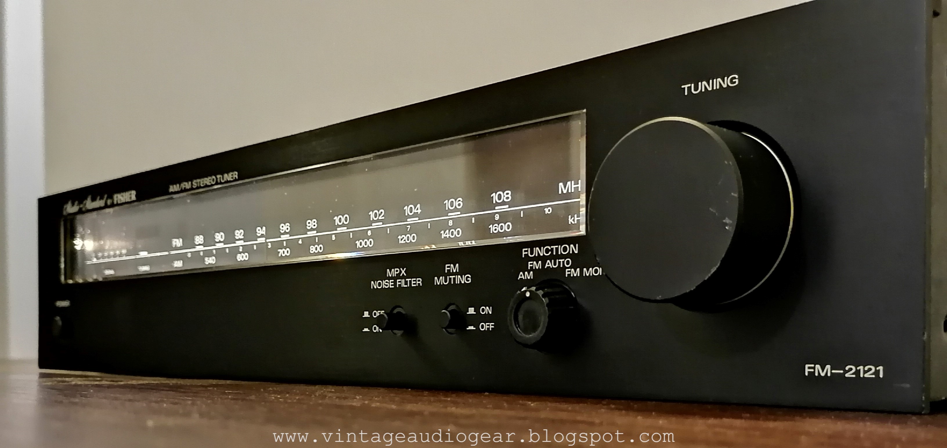 FISHER Analog AM/FM Stereo Tuner Model FM 2121.