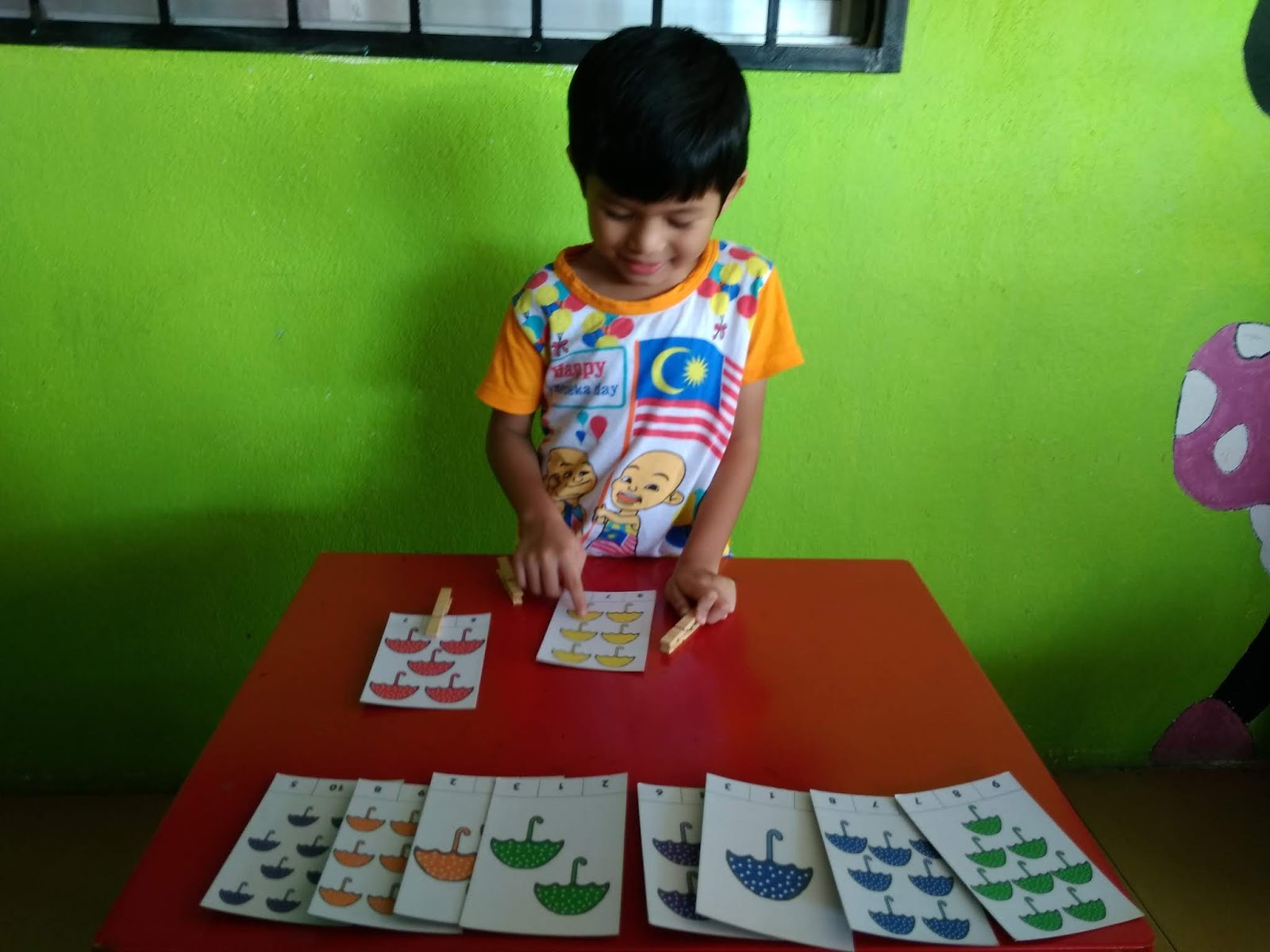 Taska Ummi Ida: Aktiviti 4 Tahun : Aktiviti Mengira & Mengepit