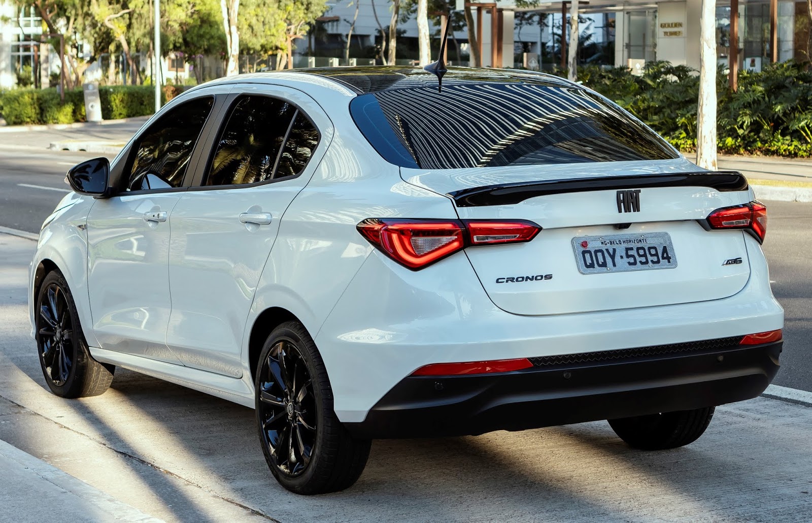 Fiat Cronos 2020 estreia versão HGT 1.8 AT6 e perde opção 1.8 manual