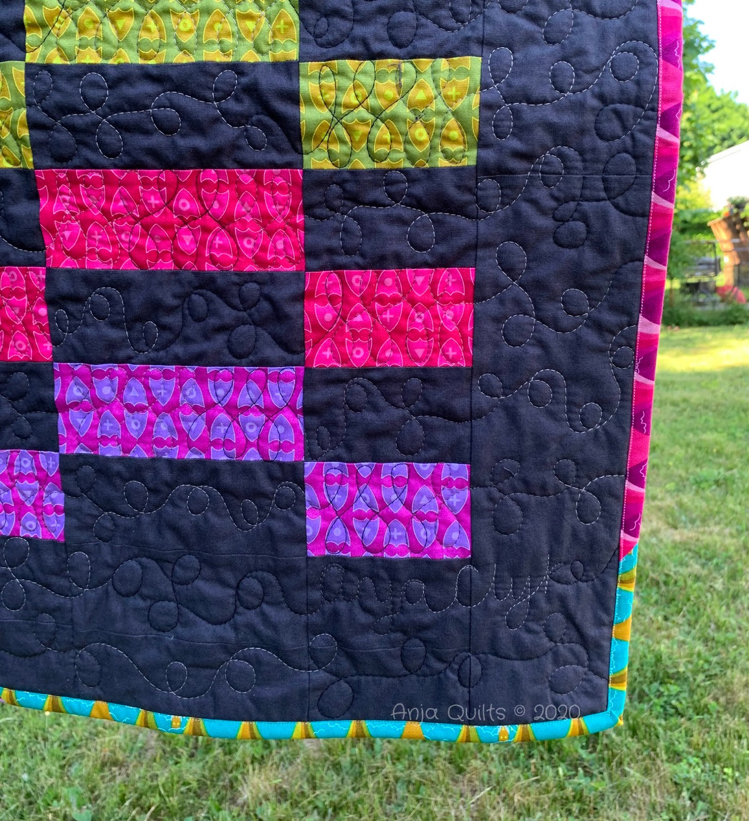 Anja Quilts: TGIFF - Staggered Pattern Testing
