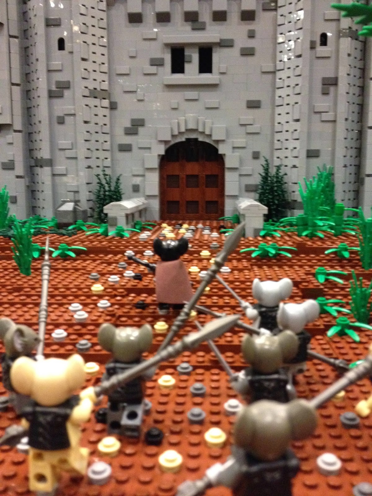 David Petersen's Blog: Mouse Guard LEGO display: ECCC