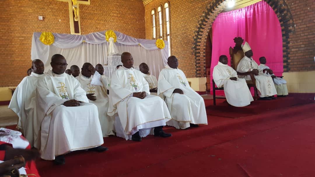 DIOCESE D'INONGO: Extraits vidéo des cérémonies du jubilé de 25 ans de ...