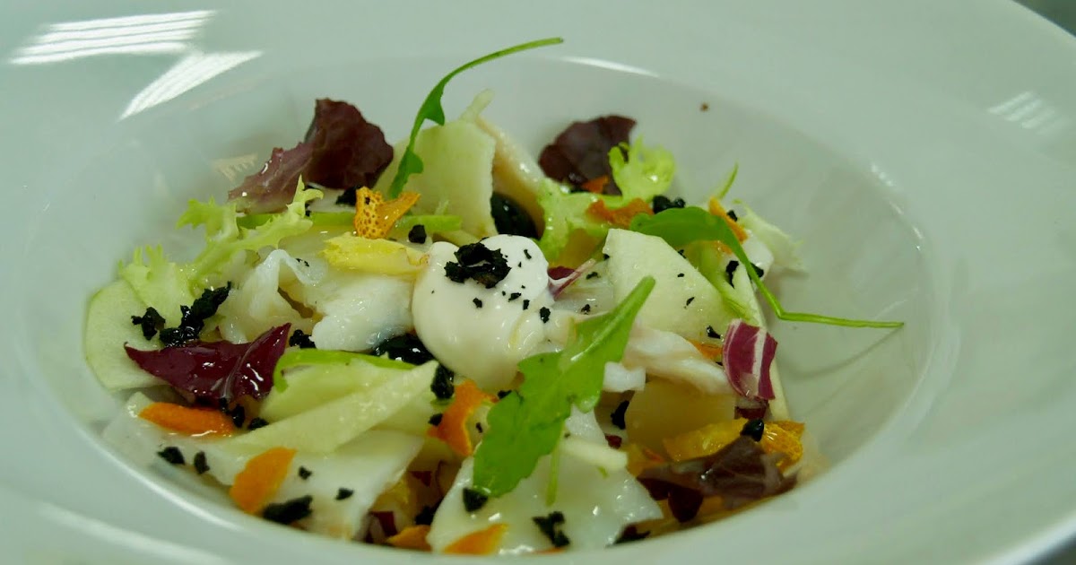 Ensalada de bacalao, patatas, naranja y aceitunas. Francis Egea 2020.