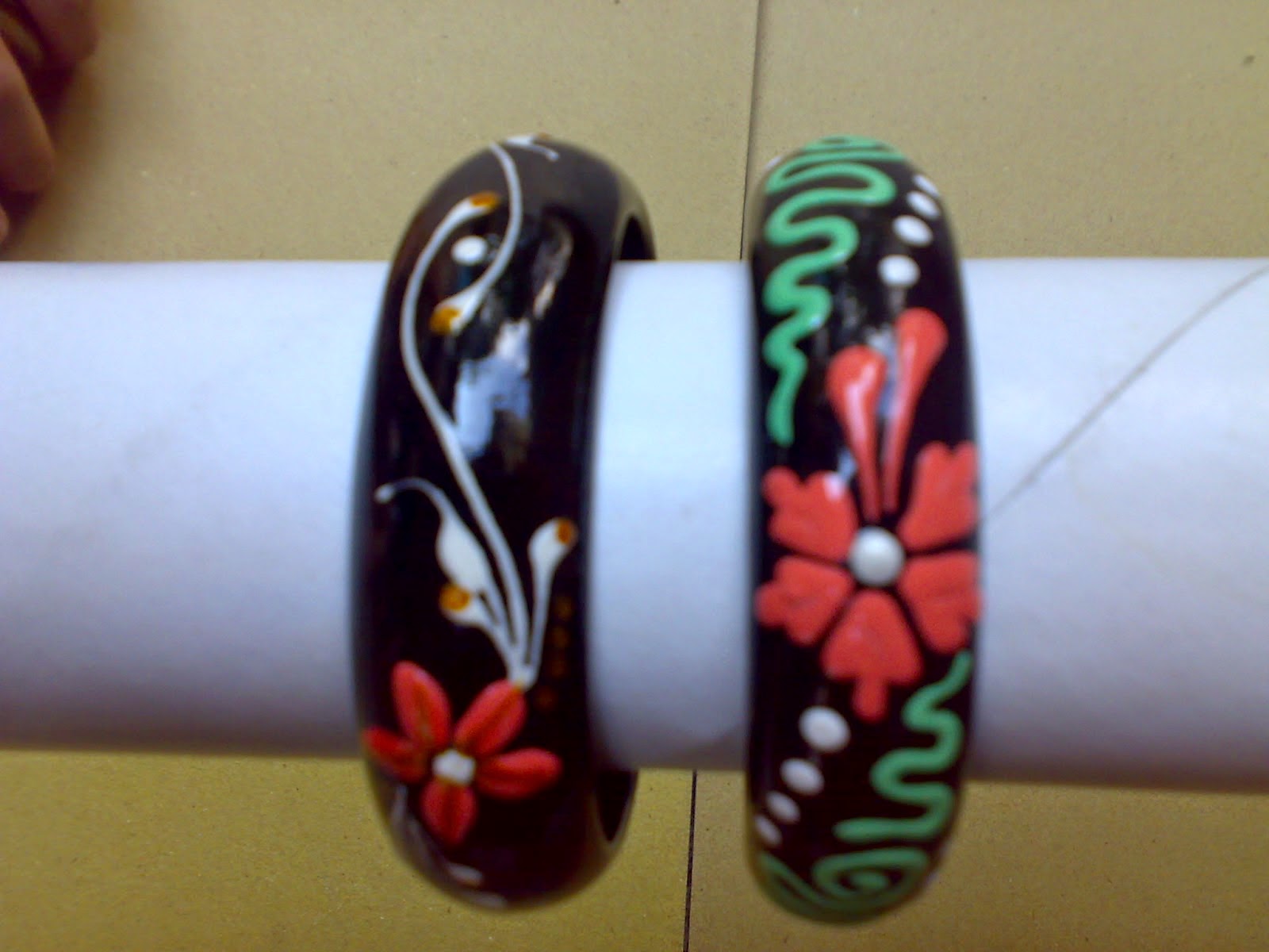 Accesories gelang kulit leather: Gelang kayu / wooden bracelets