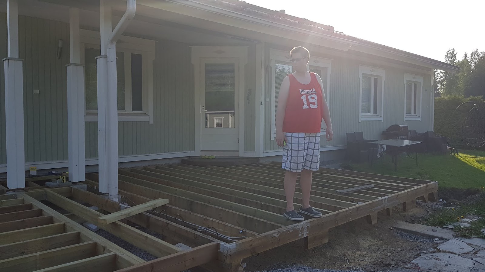 Poreilevaa arkea: Terassin rakentaminen