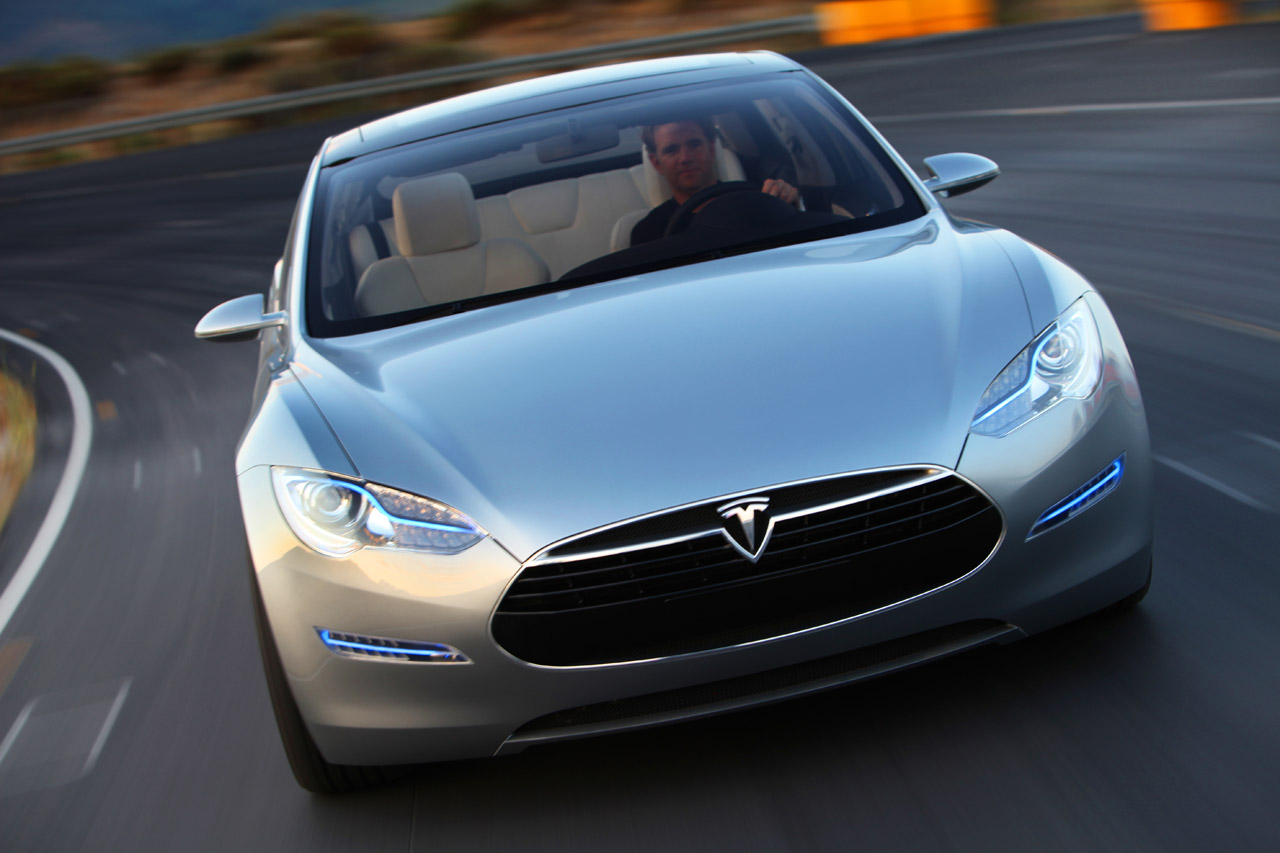 motor: Tesla will show us the Model X prototype by the end of the year