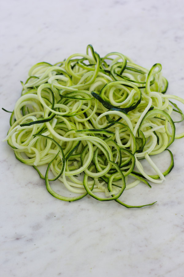 Cinco Quartos de Laranja: Como fazer noodles ou esparguete de curgete?