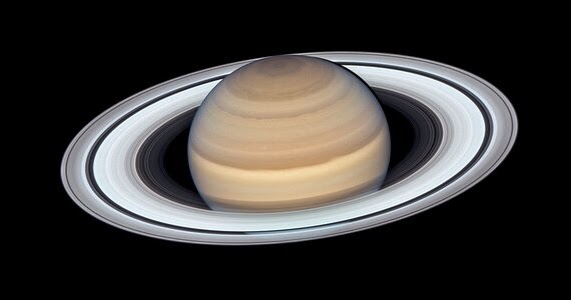 Seattle Astronomy: Hubble's latest pic of Saturn is a pretty good one