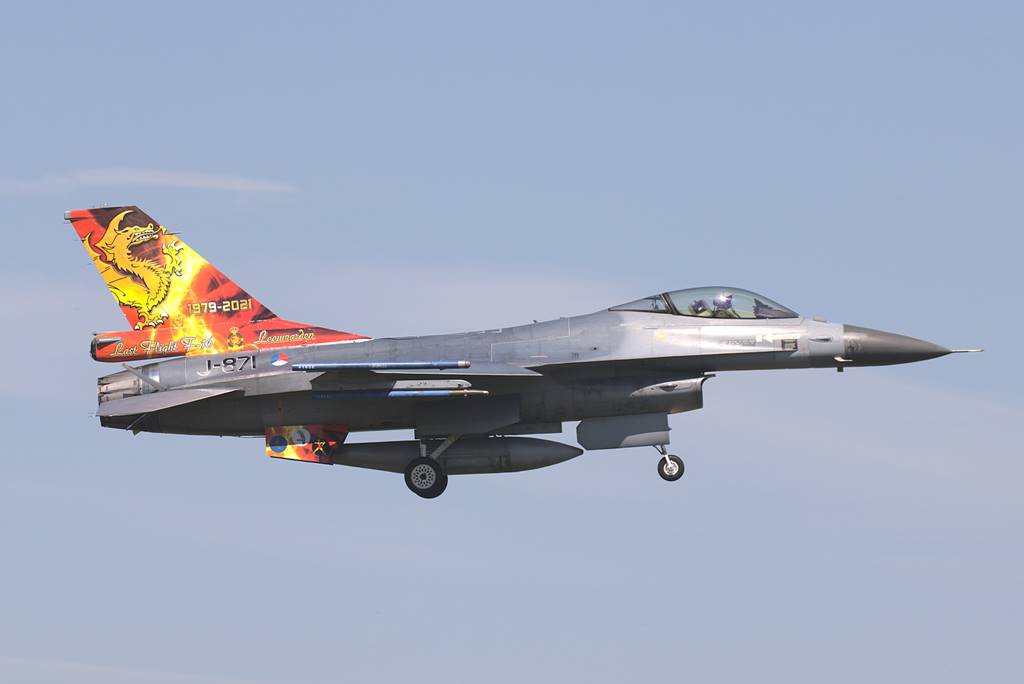 Dutch Air Force unveils 4 special F-16 fighters to celebrate Viper's 42 ...