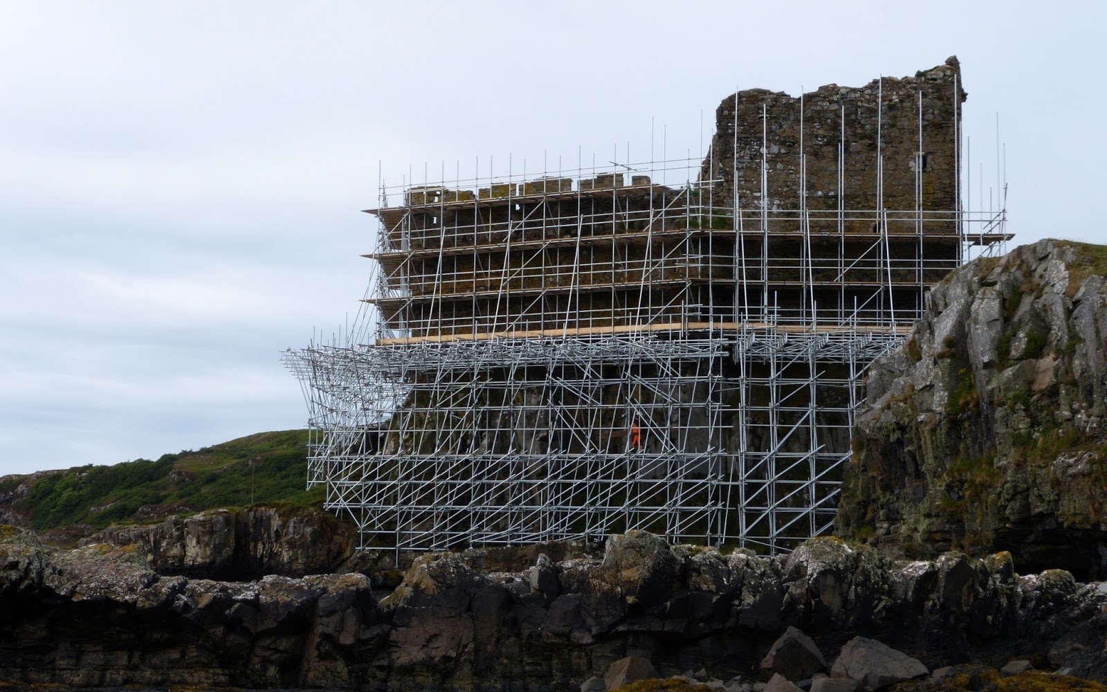Mingary Castle: The Biggest Scaffolding Job in Scotland?