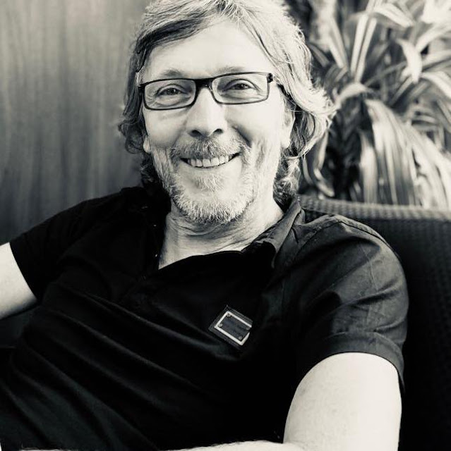 JOSÉ INIESTA / ESPAÑA/ EDICIÓN BILINGÜE. TRADUCCIÓN: DON CELLINI | La ...