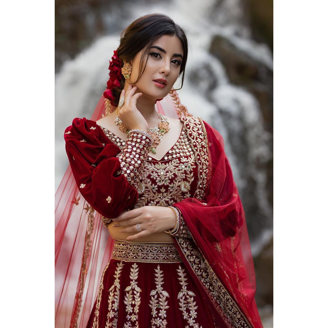 Famous in nepal: Niti Shah | Biography, Boyfriend, Age, Height, Parents ...