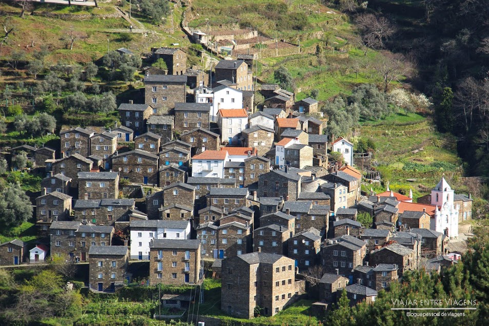Um Deus Caido do Olimpo: Piodão - Visto e Revisto