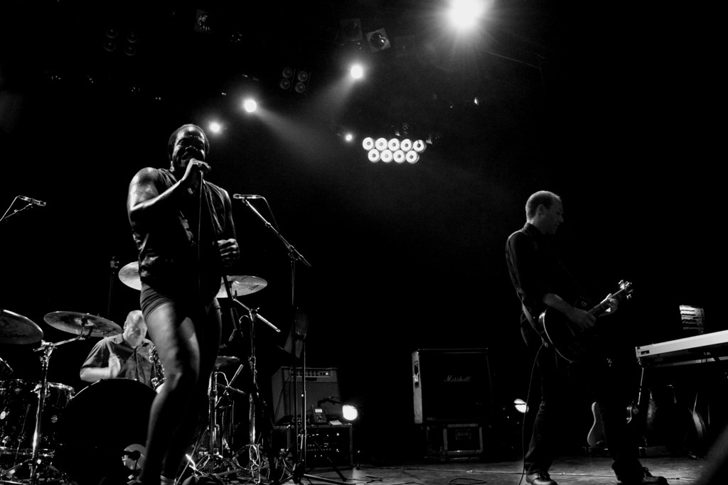 HEAVY MENTAL: Oxbow - The Luxury of Empire : le teaser du DVD