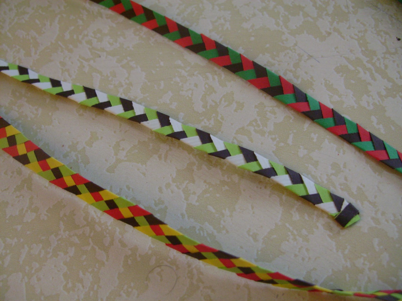 Quilling Me Softly: Three and Four paper plait tutorial