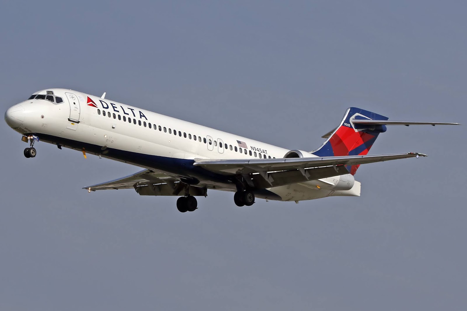 Aero Pacific Flightlines: Delta Air Lines McDonnell Douglas MD-95 ...