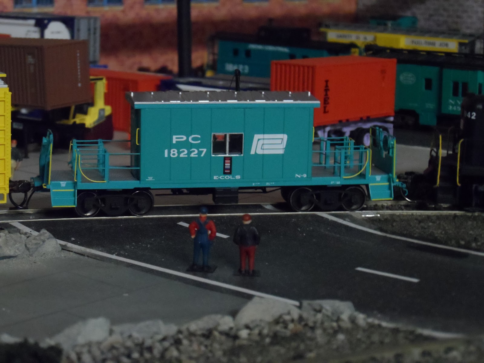 New York Central Train Layout: Two New Cabooses Join the Fleet