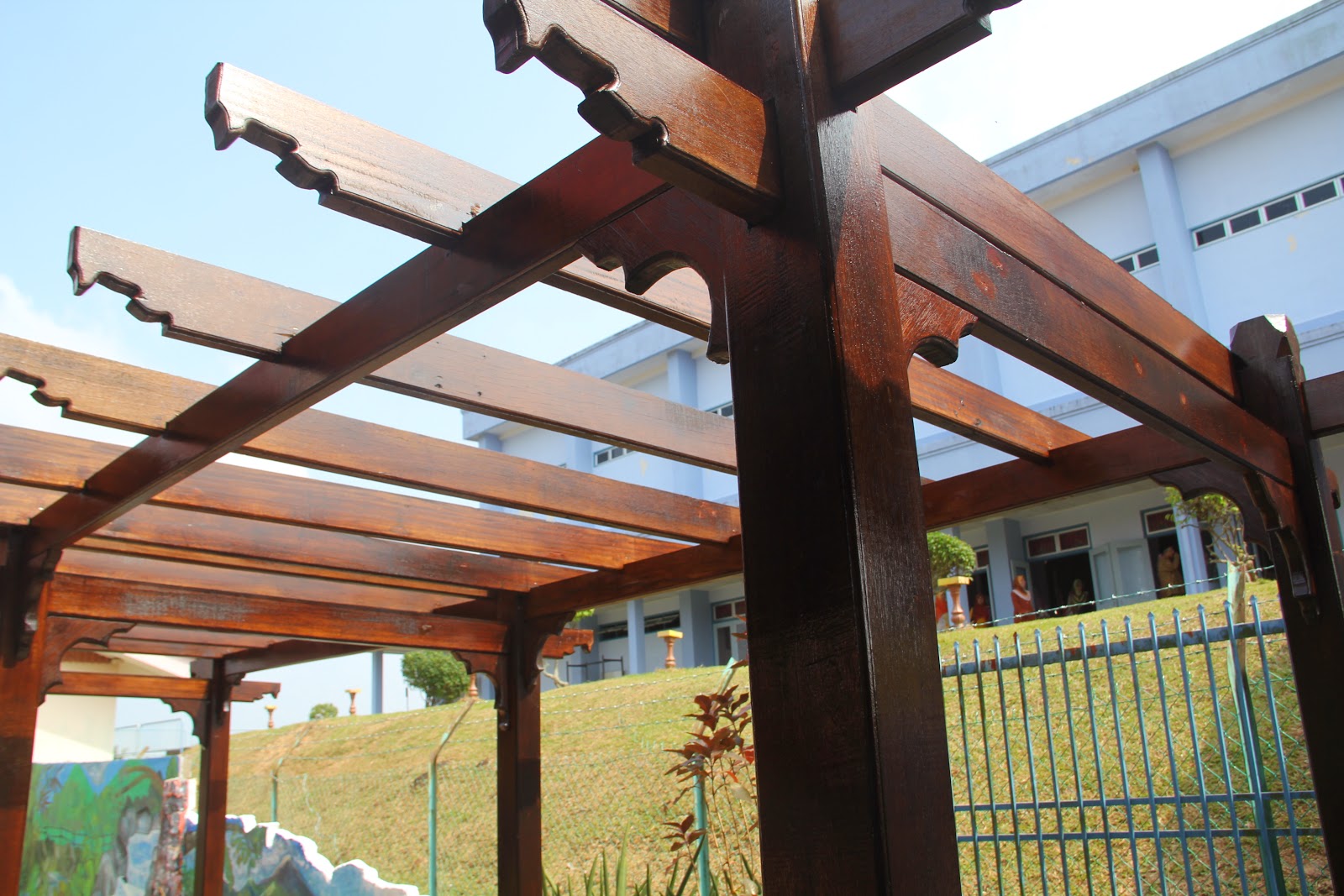 UKIRAN SENI BINA KAYU (GAZEBO): PERKHIDMATAN KAMI