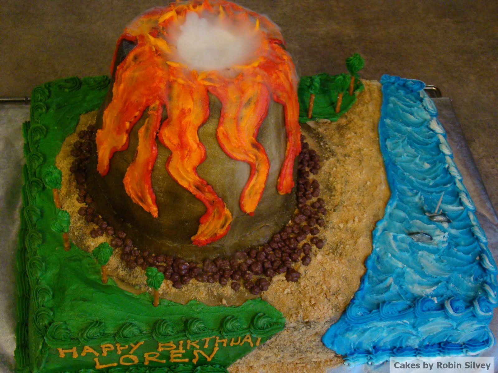 Southern Oregon Cake Decorator: Volcano cake
