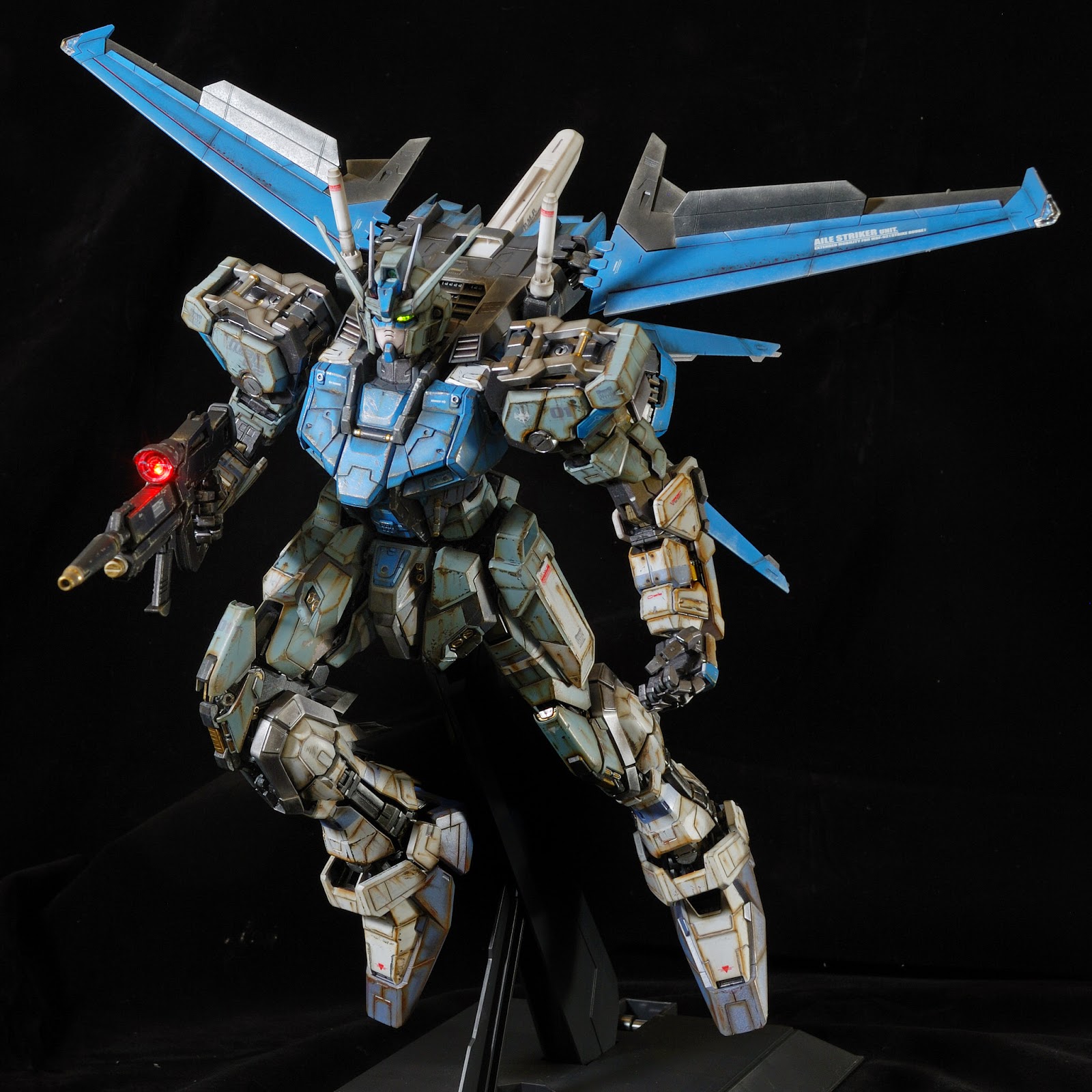 Custom Build: PG 1/60 Strike Rouge "Detailed"