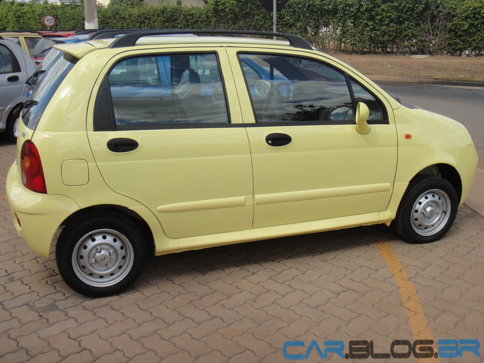 Novo Chery QQ 2012 tem preço R$ 24.990. Veja fotos e ficha técnica
