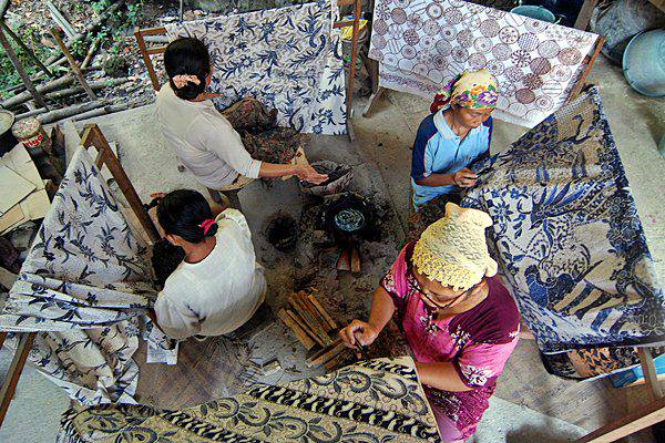 Motif Batik Tujuh Rupa Pekalongan, Kolaborasi Budaya Lokal dan China