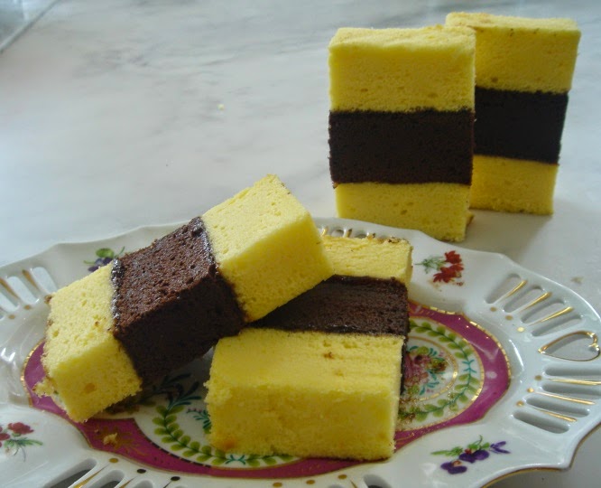 Yochana's Cake Delight! : Surabaya cake