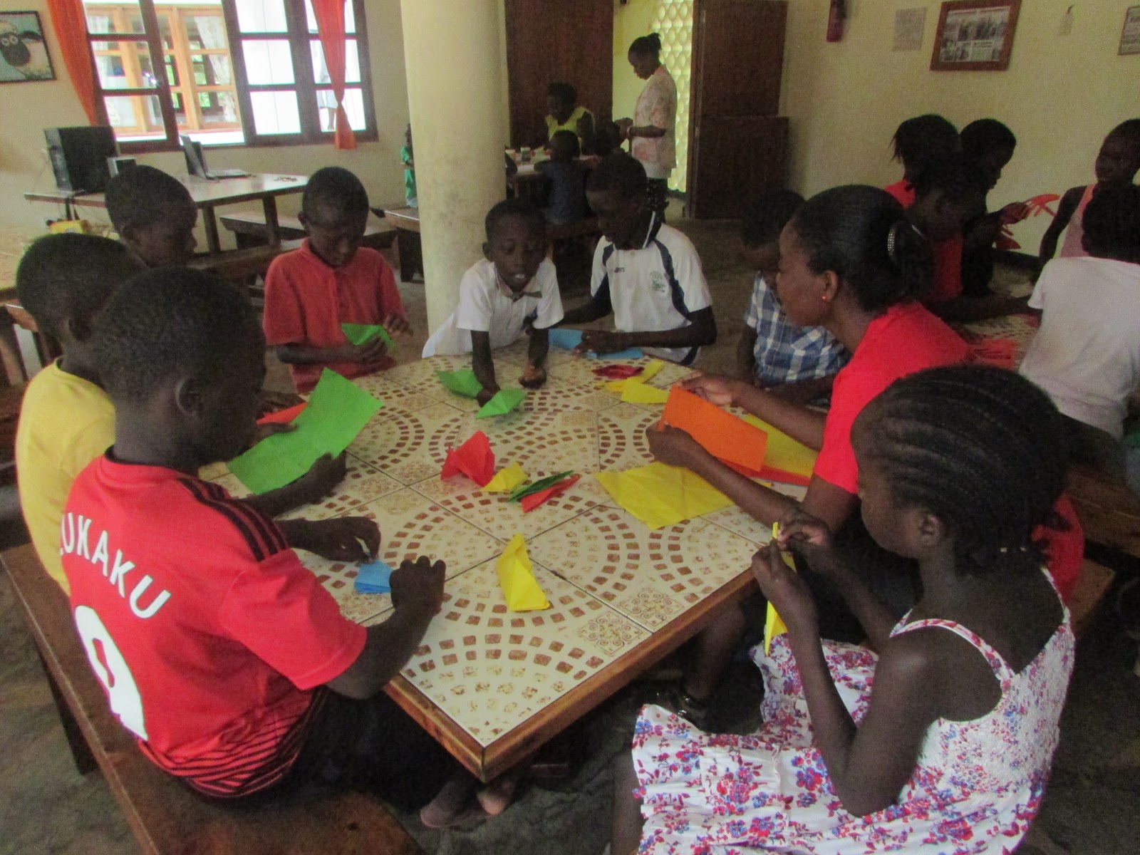 Arty kids - Happy House Kenya - Children of Watamu