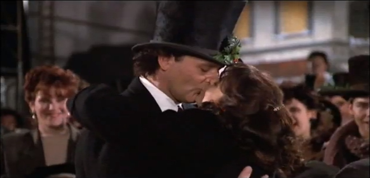 Holiday Film Reviews: Scrooged (1988)