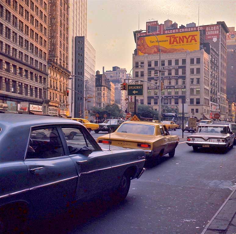 Random Musings: Then and Now: West 32nd Street at Broadway, NYC