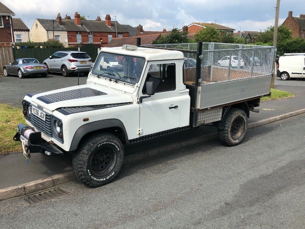 Landrover Defender: Land rover defender 130 tipper