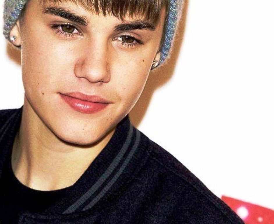 Hot Photo Gallery: Most Handsome Singer Justin Bieber Pictures Gallery