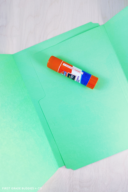 Handy Helper Folder | A Writing Workshop Tool | First Grade Buddies