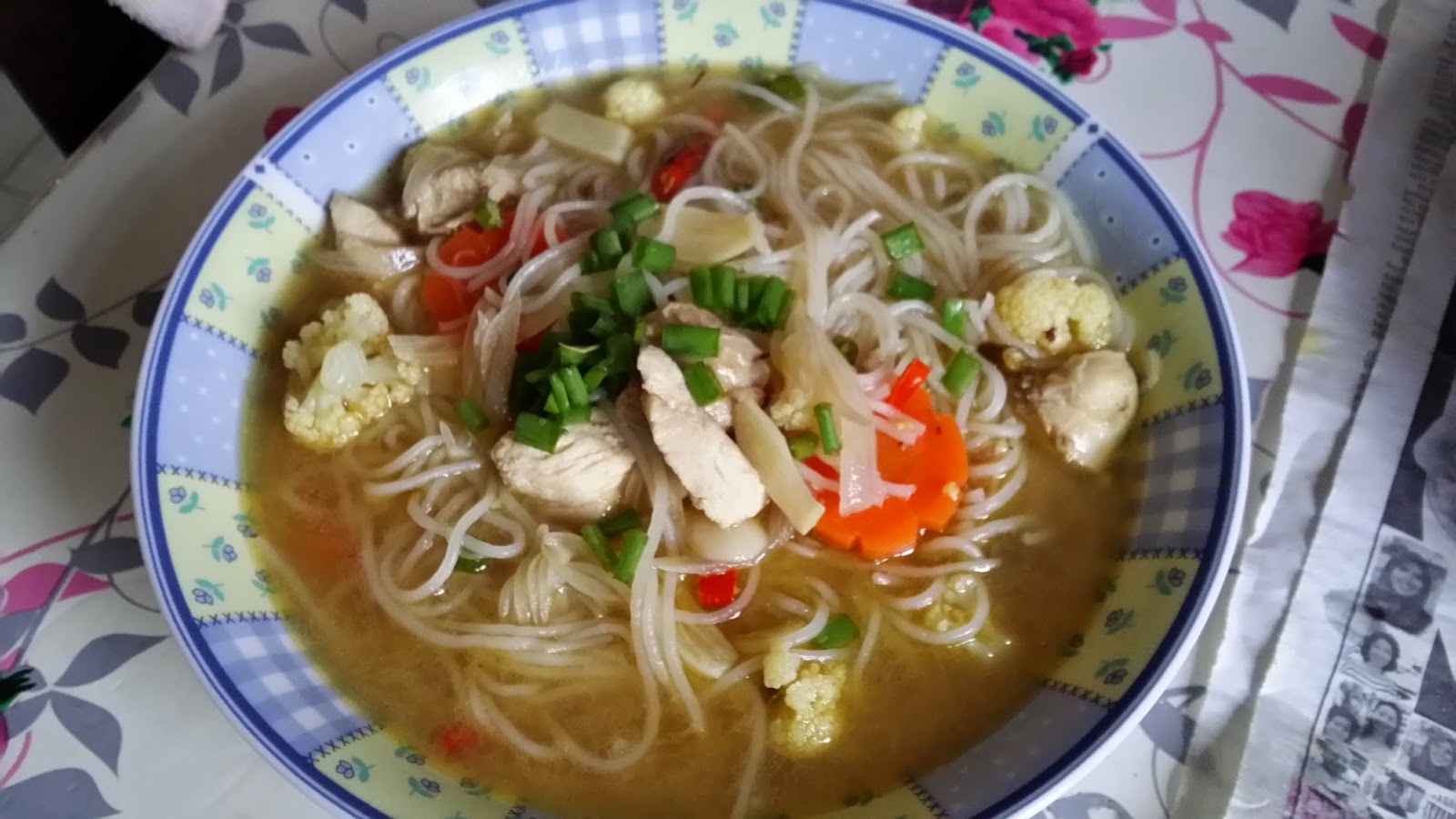 !! PiNk a LifE !!: Mee sup (guna laksa halus)